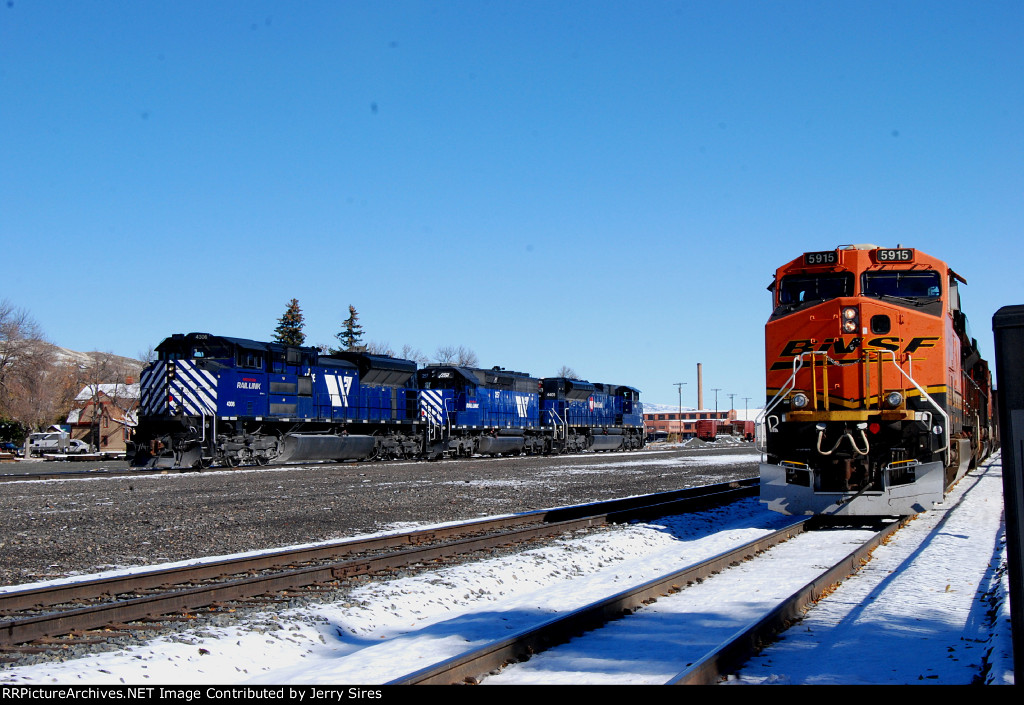 BNSF 5915